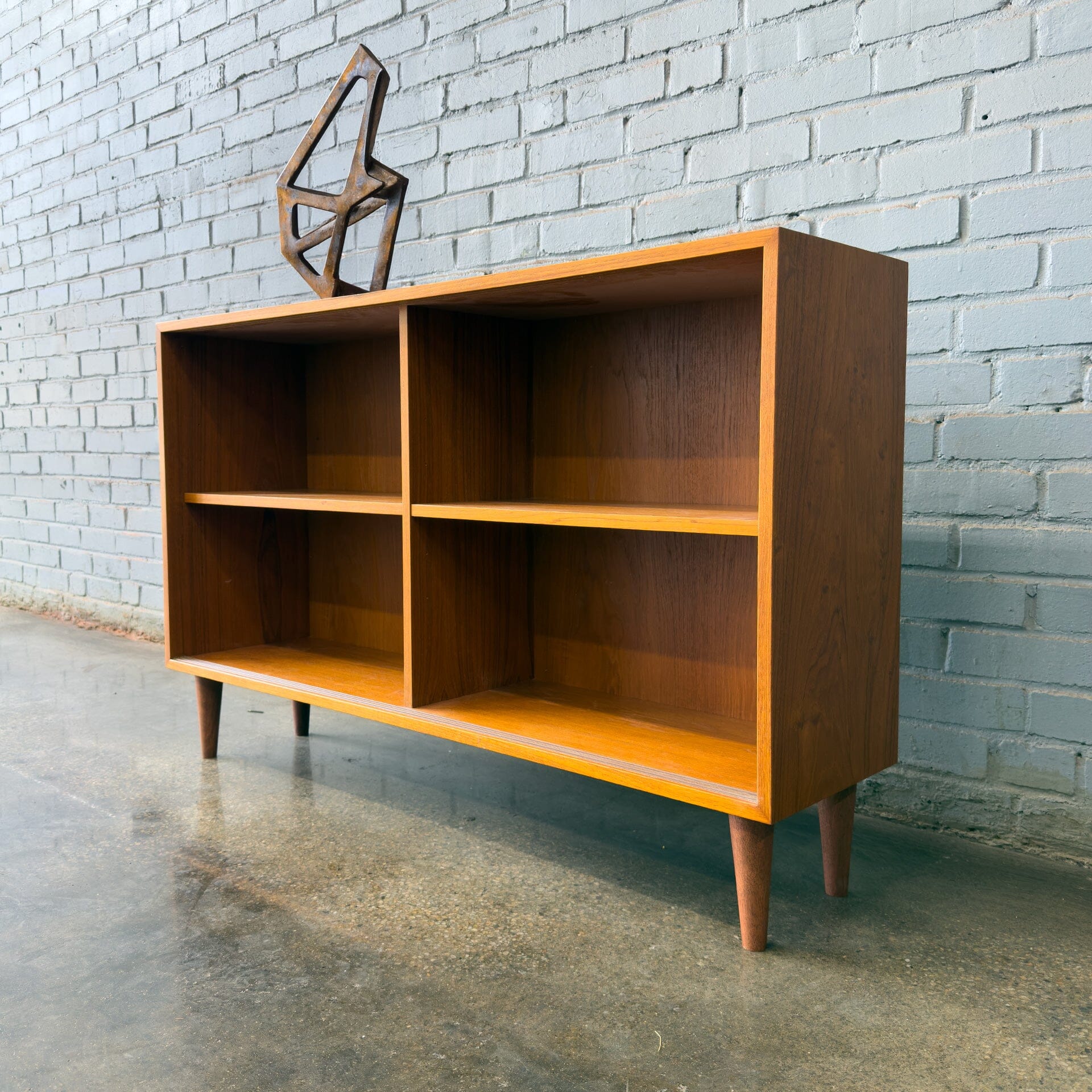 Low teak bookcase with tapered legs – MidMod Decor