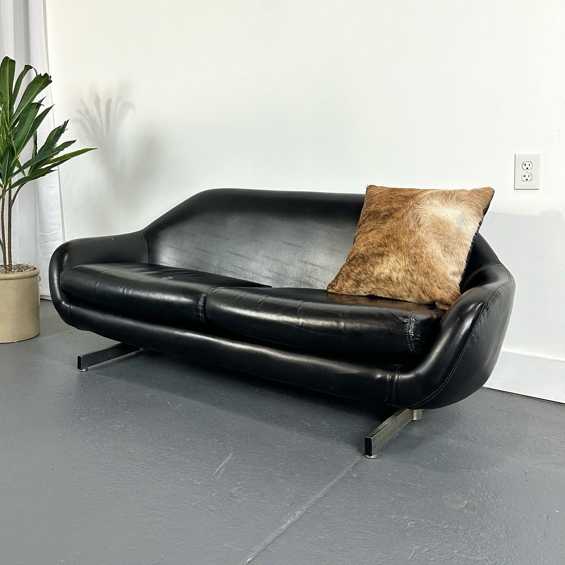 MCM Pod Sofa – MidMod Decor